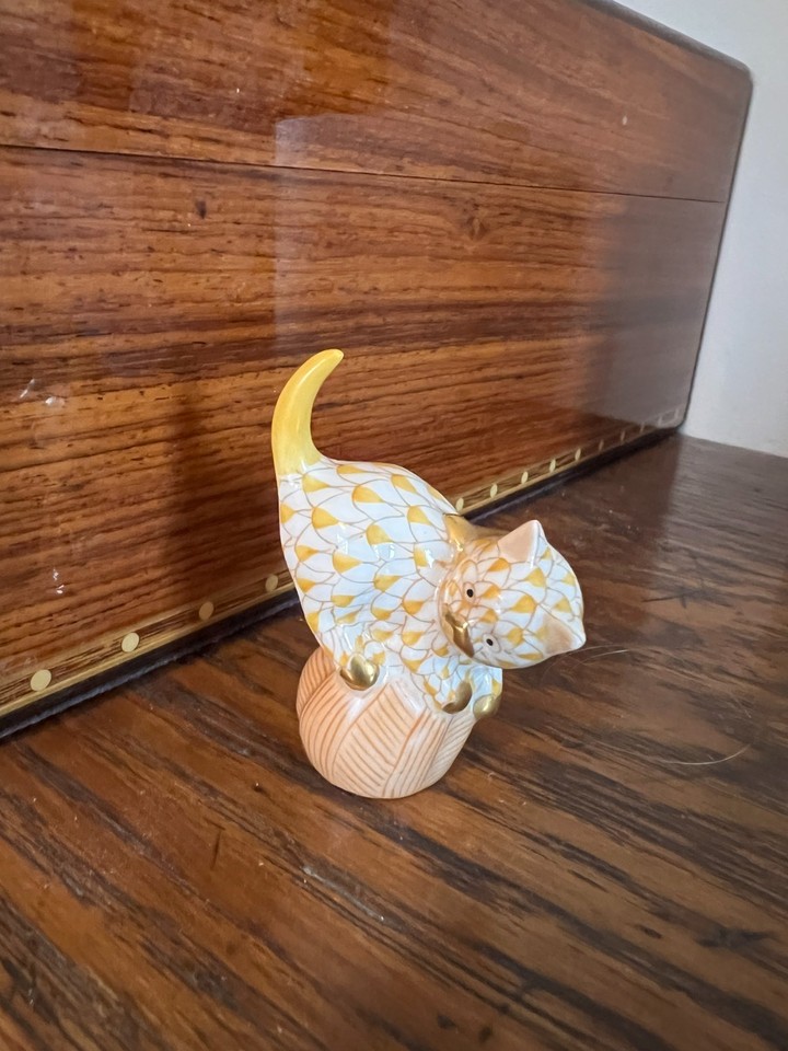 Herend porcelain cat kitten on ball wool 2" yellow fishnet 18ct gold ...