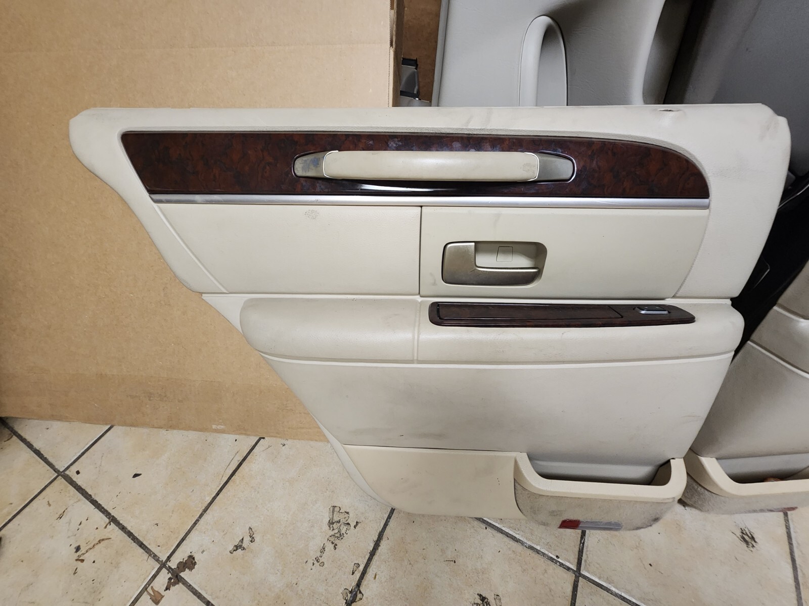 2003-04-05-06-07-08-2011 LINCOLN TOWN CAR LEFT REAR INTERIOR DOOR PANEL ...
