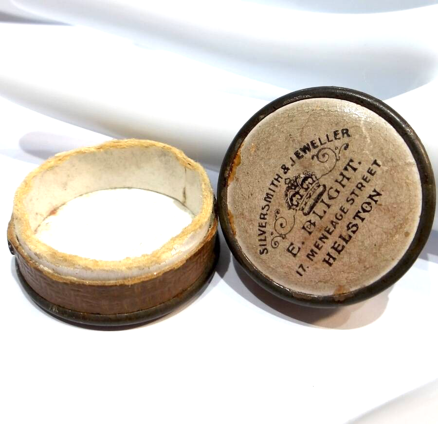 ANTIQUE VICTORIAN HELSTON CORNWALL JEWELLERY RING BOX INSIDE MISSING A ...