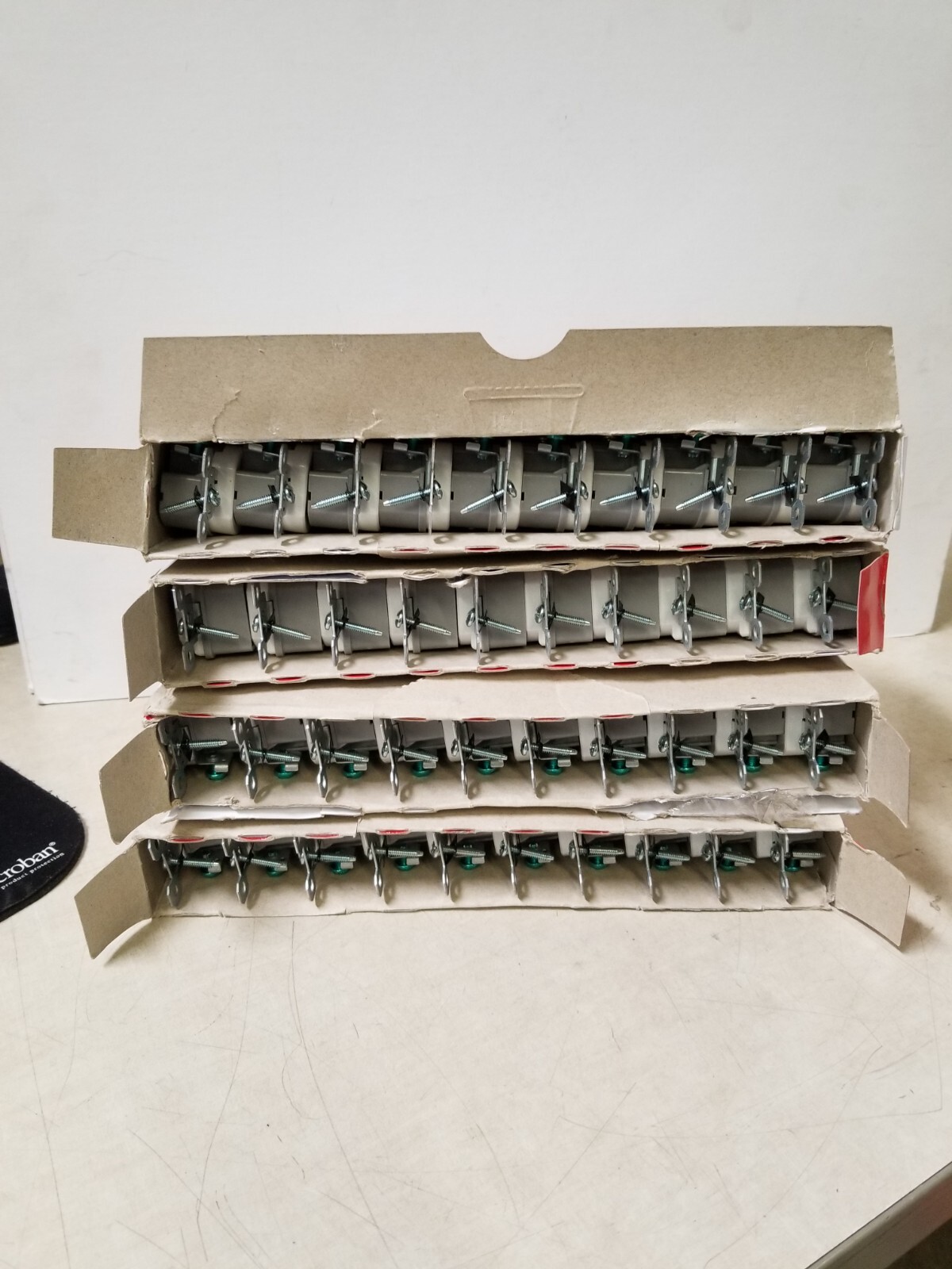 Lot Of 40 3232-W Legrand 15A 125V Grounded Side & Push Wired Outlets | eBay