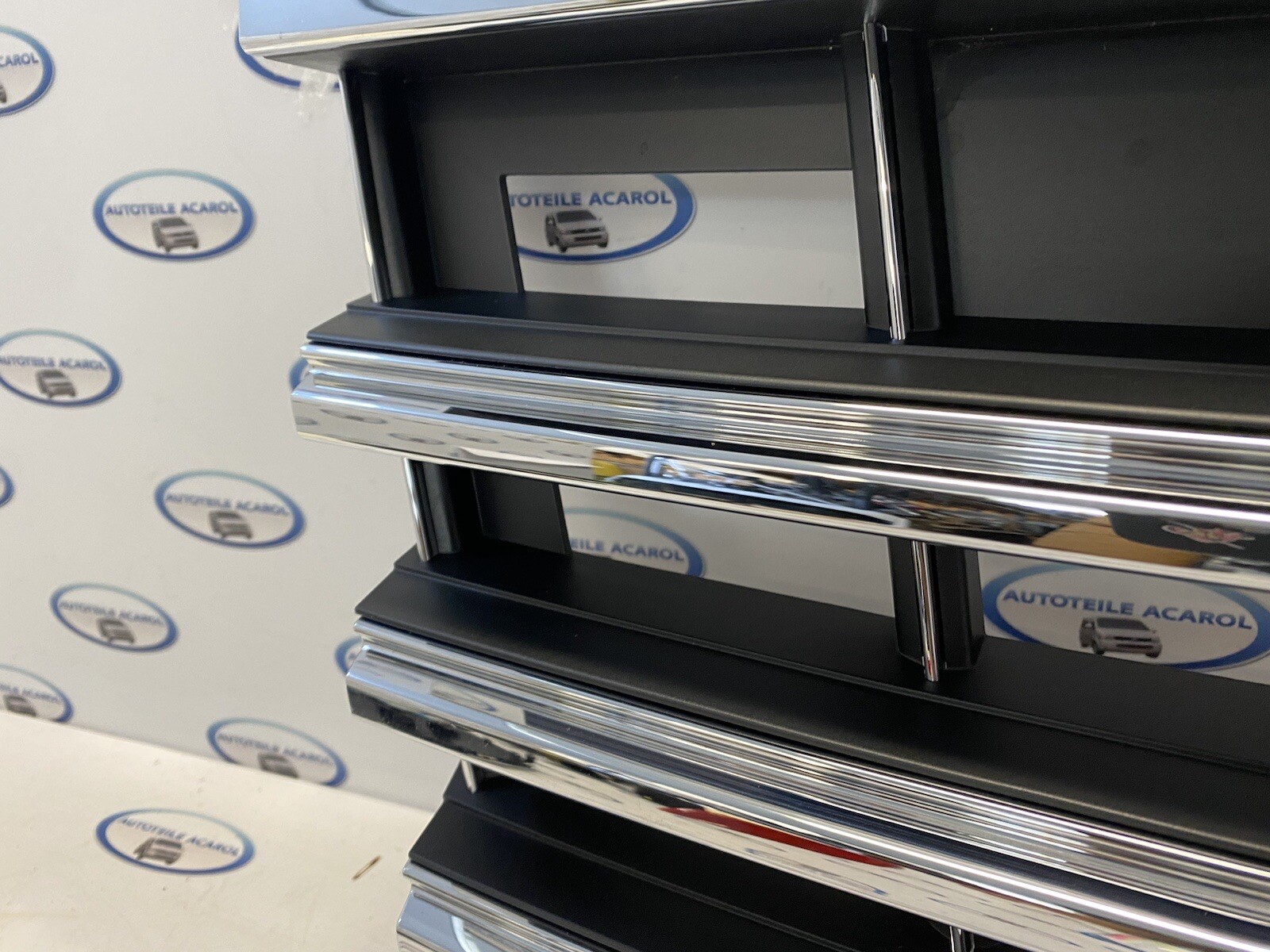 VW Touareg R-Line Kühlergrill Grill Vorne 760853651K mit Emblem 817 ...