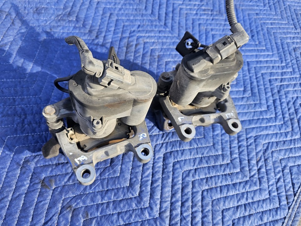 2x VW R36 Golf PASSAT MK5 PAIR REAR CALIPERS Brake Caliper VOLKSWAGEN ...