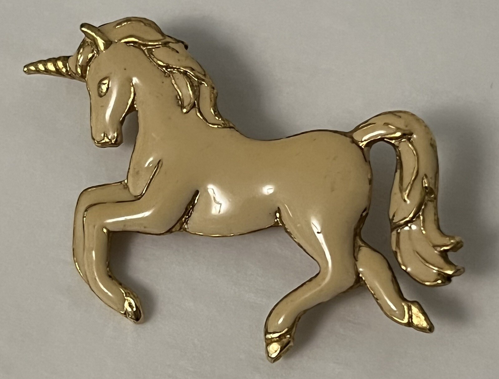 Vintage 1980s Gold Tone Enamel Unicorn Pin - Gem