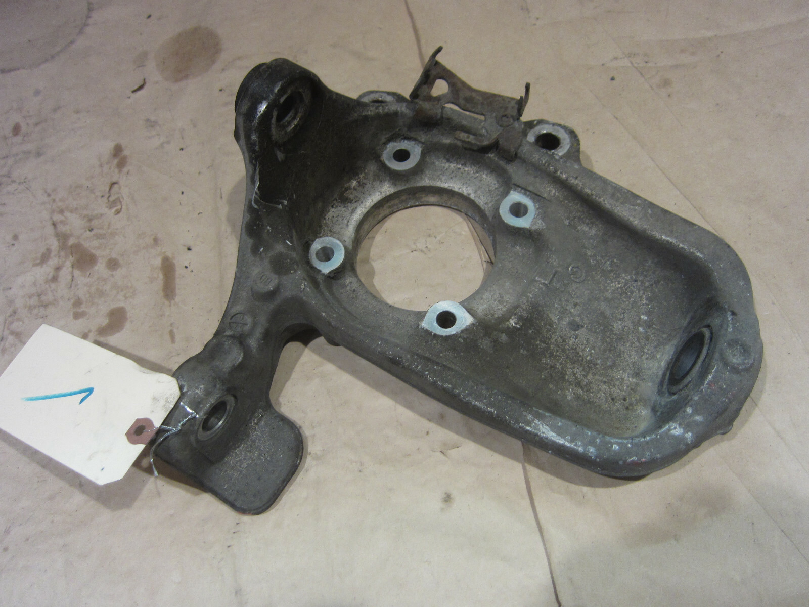 Maserati Quattroporte Grantuismo - RH Front Hub Holder - P/N 980139891 ...