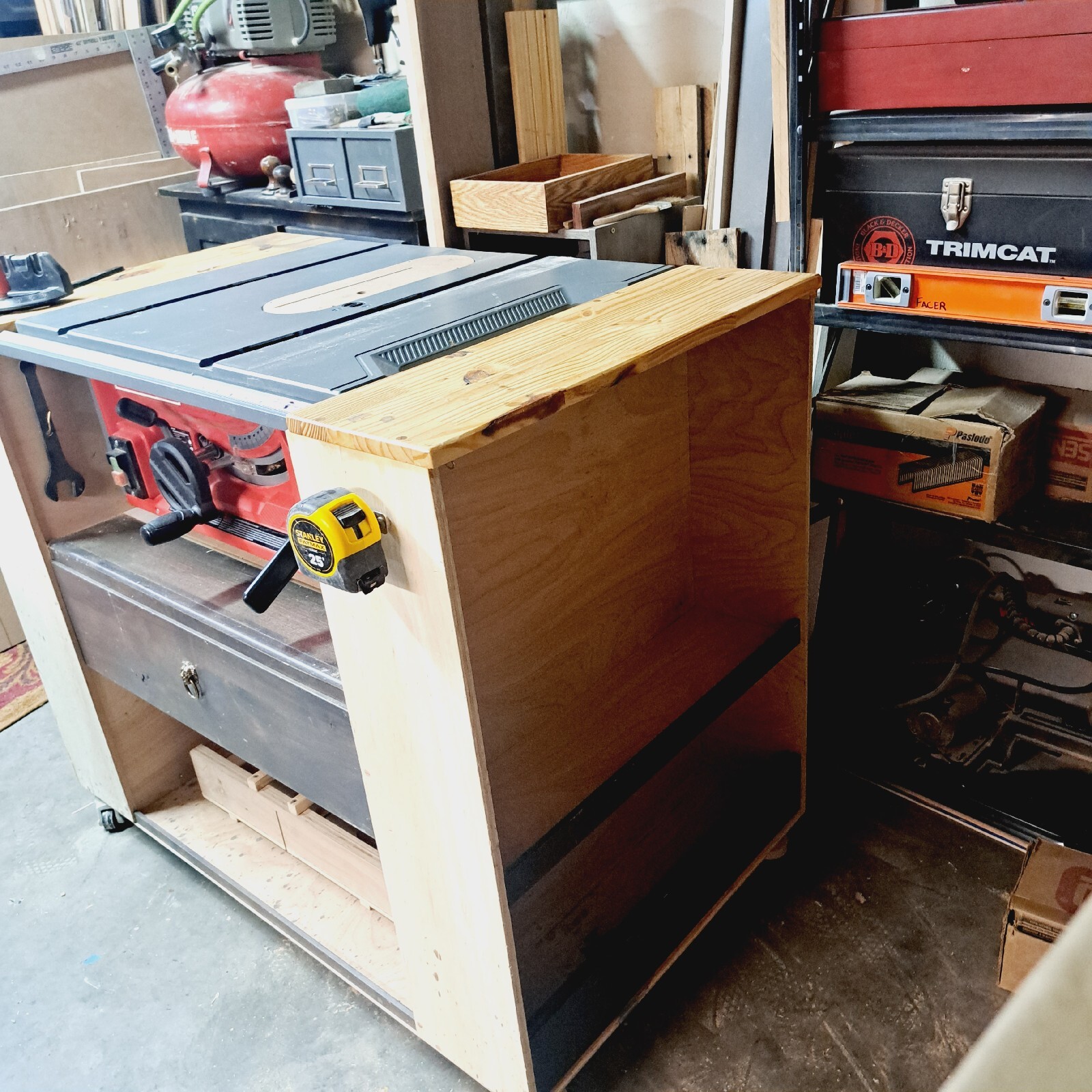 CRAFTSMAN 10" 15-Amp Table Saw With Rolling Cabinet Collapsible Outfeed ...