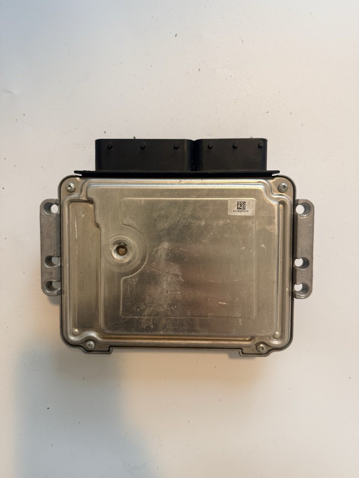 BJ32 12B684 MA Bosch MED17.0 0261S06504 Jaguar Engine Control Unit ECU ...