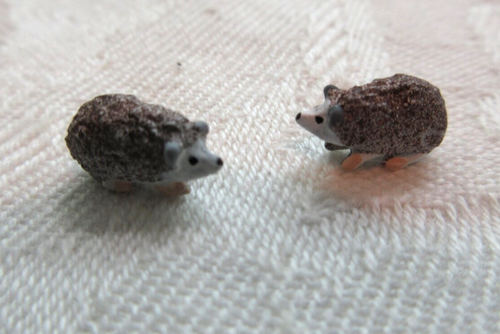 1:24 Dollhouse Miniature Barbara Meyer Mini-Gems 2 Tiny Sweet Hedgehog ...