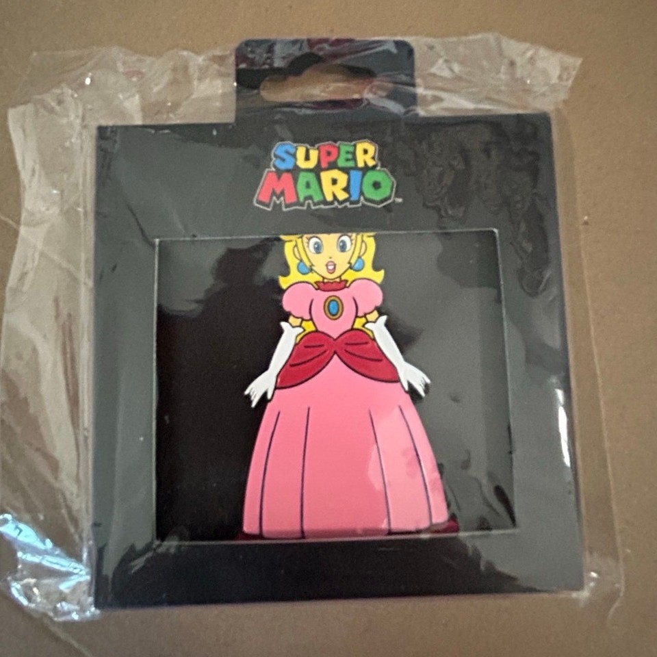 NINTENDO Princess Peach Lapel Pin NIB | eBay