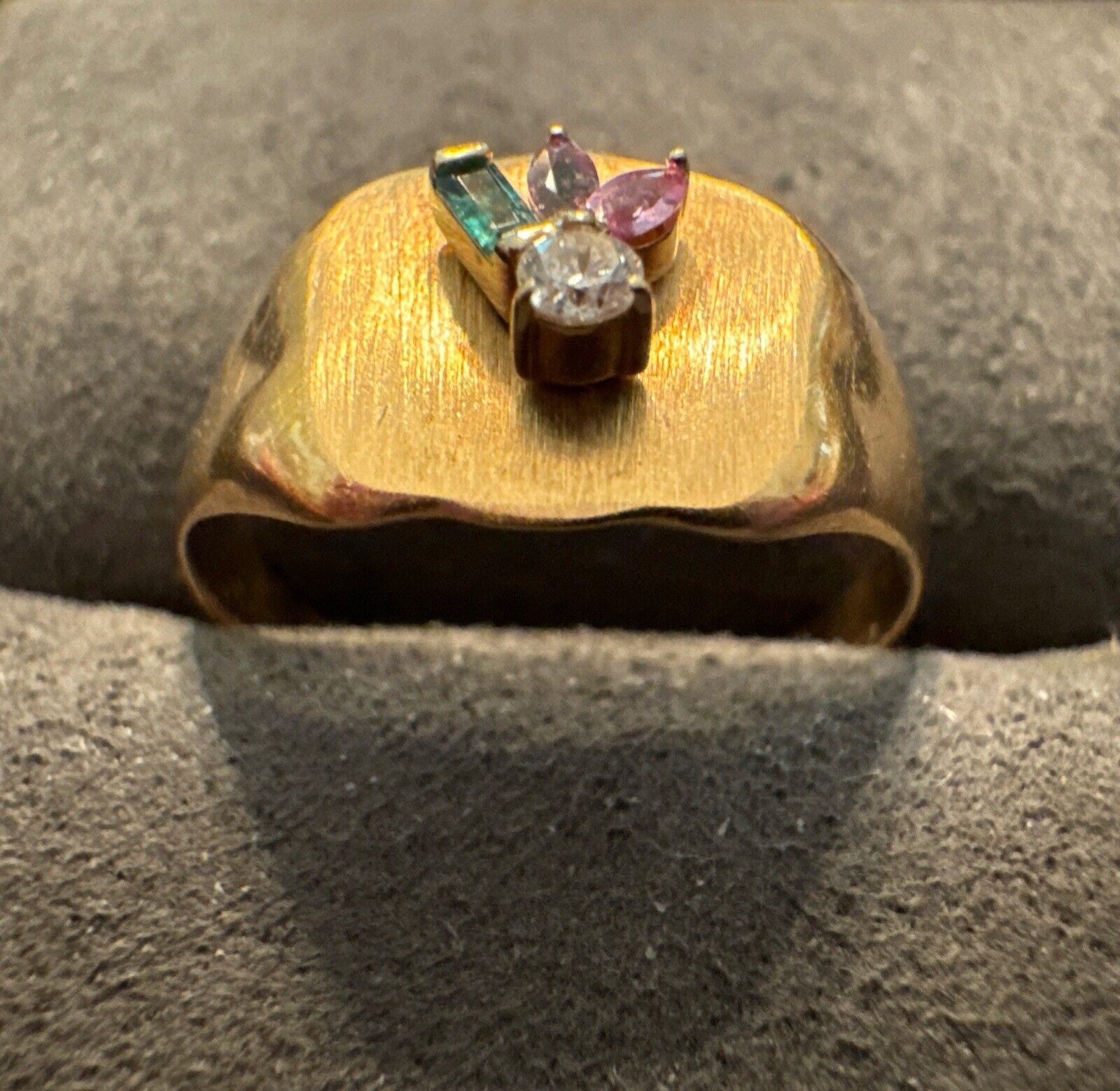 Antique 18K Gold Fancy Shape Signet Ring with Diamond… - Gem