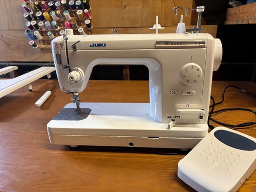 JUKI TL-2000Qi Lightweight Mid-Arm Quilting and Piecing Sewing Machine ...
