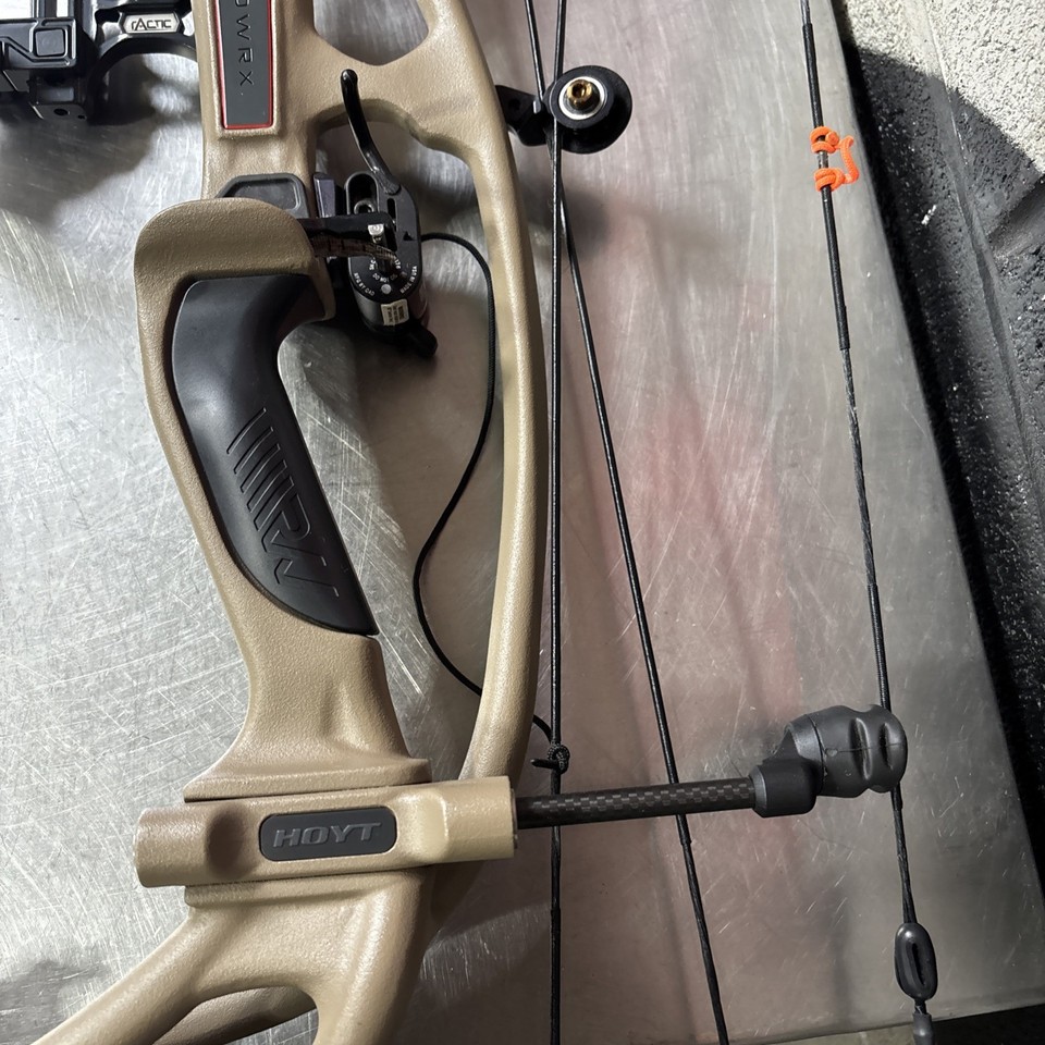Hoyt Rx5 50-60 RH W/ CBE Sight & Hoyt Carrying Case Carbon REDWRX | eBay