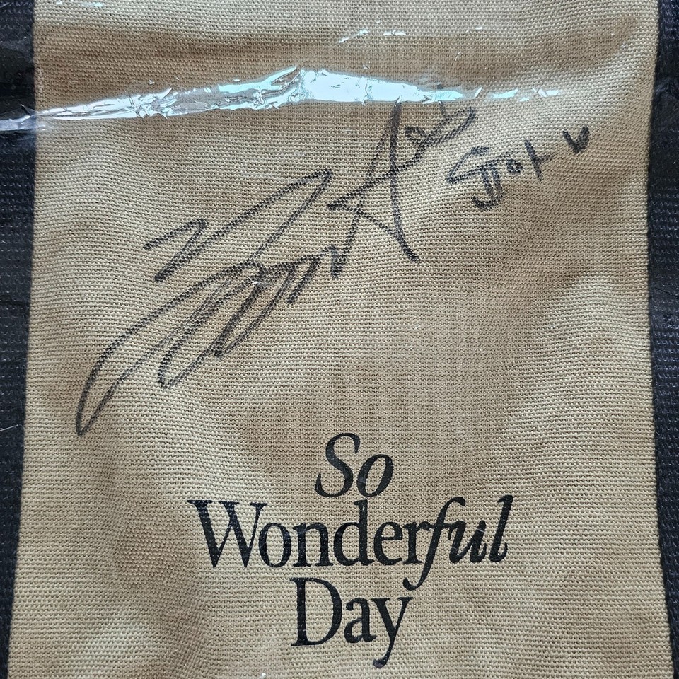 LIM YOONA BIRTHDAY POP-UP [So Wonderful Day] YOONA SIGNATURE MD (1ST ...
