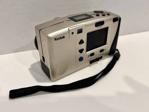 Kodak DC215 Zoom - 1MP Compact Digital Camera w/ 2x Optical Zoom ...