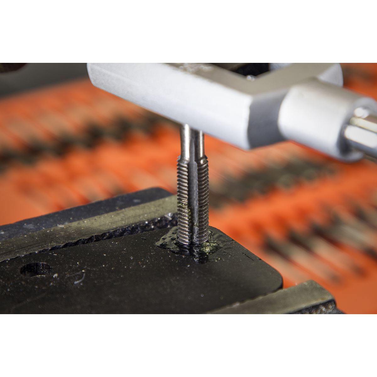 Sealey Tap & Die Set 110pc Metric AK30110 | eBay