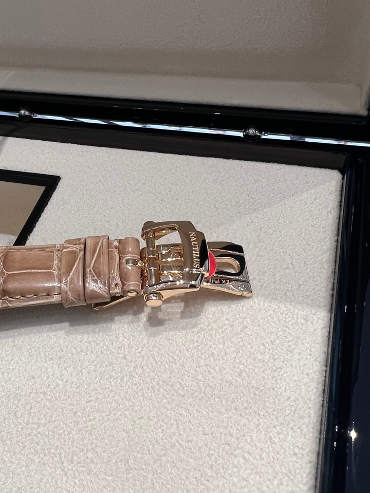 Patek Philippe 7010R-011 Nautilus 32mm Ladies 18kt Rose Gold Diamond ...