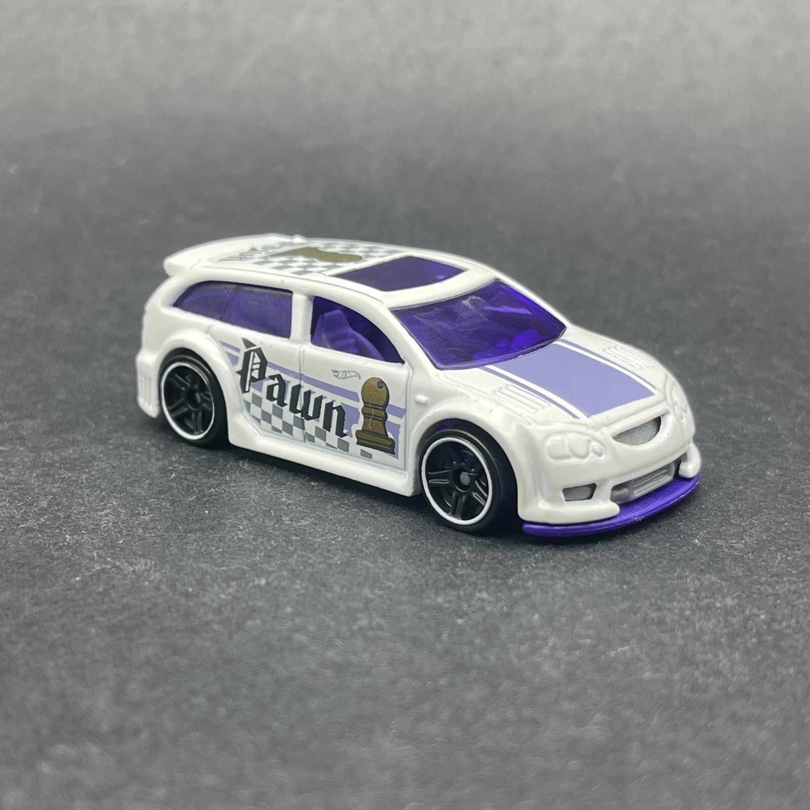 2018 Hot Wheels Audacious Checkmate Car White Pawn Chess Diecast 1/64 ...