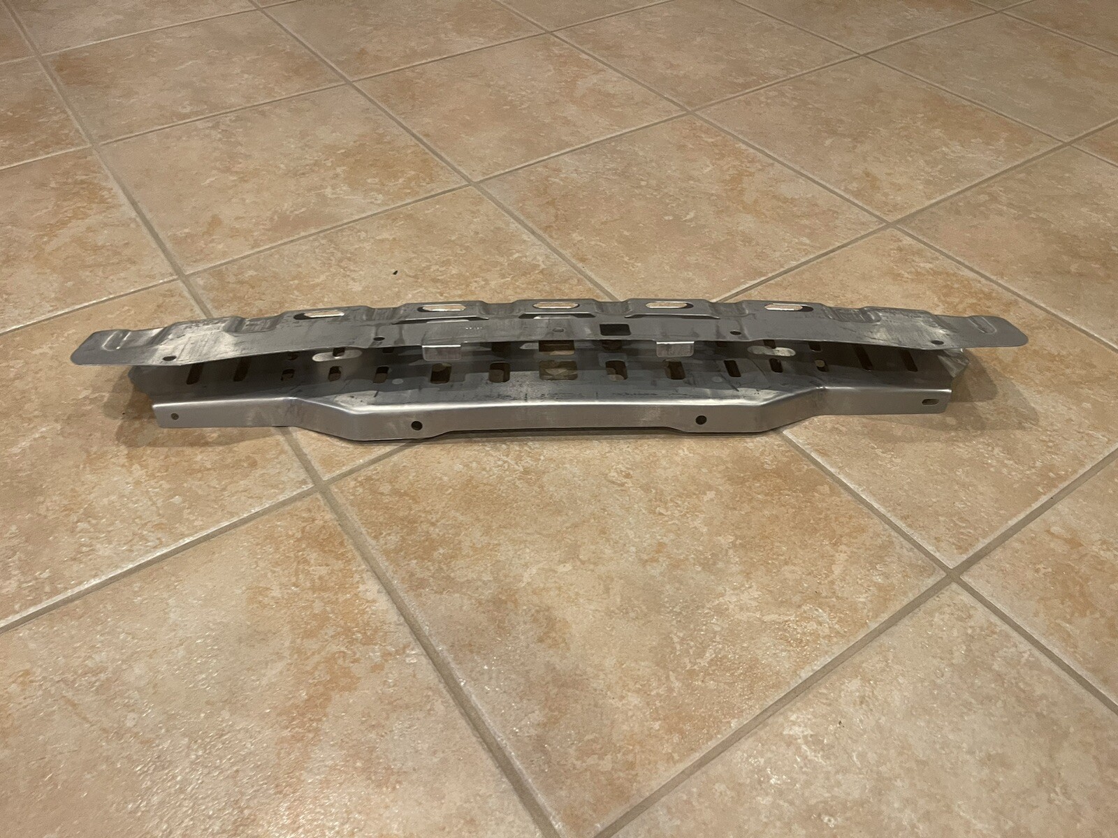 1495093-00-c Tesla Model Y Front Bumper Upper Support Bracket (G35BCE ...