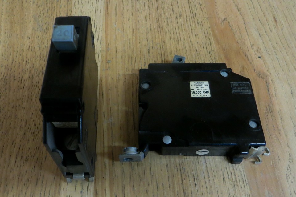 Cutler Hammer Type CHB 20A 20 Amp Single Pole Bolt On Circuit Breaker ...