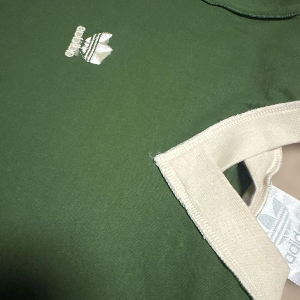 Vintage Adidas long-sleeved T-shirt from the 1980s and 1990s with a ...