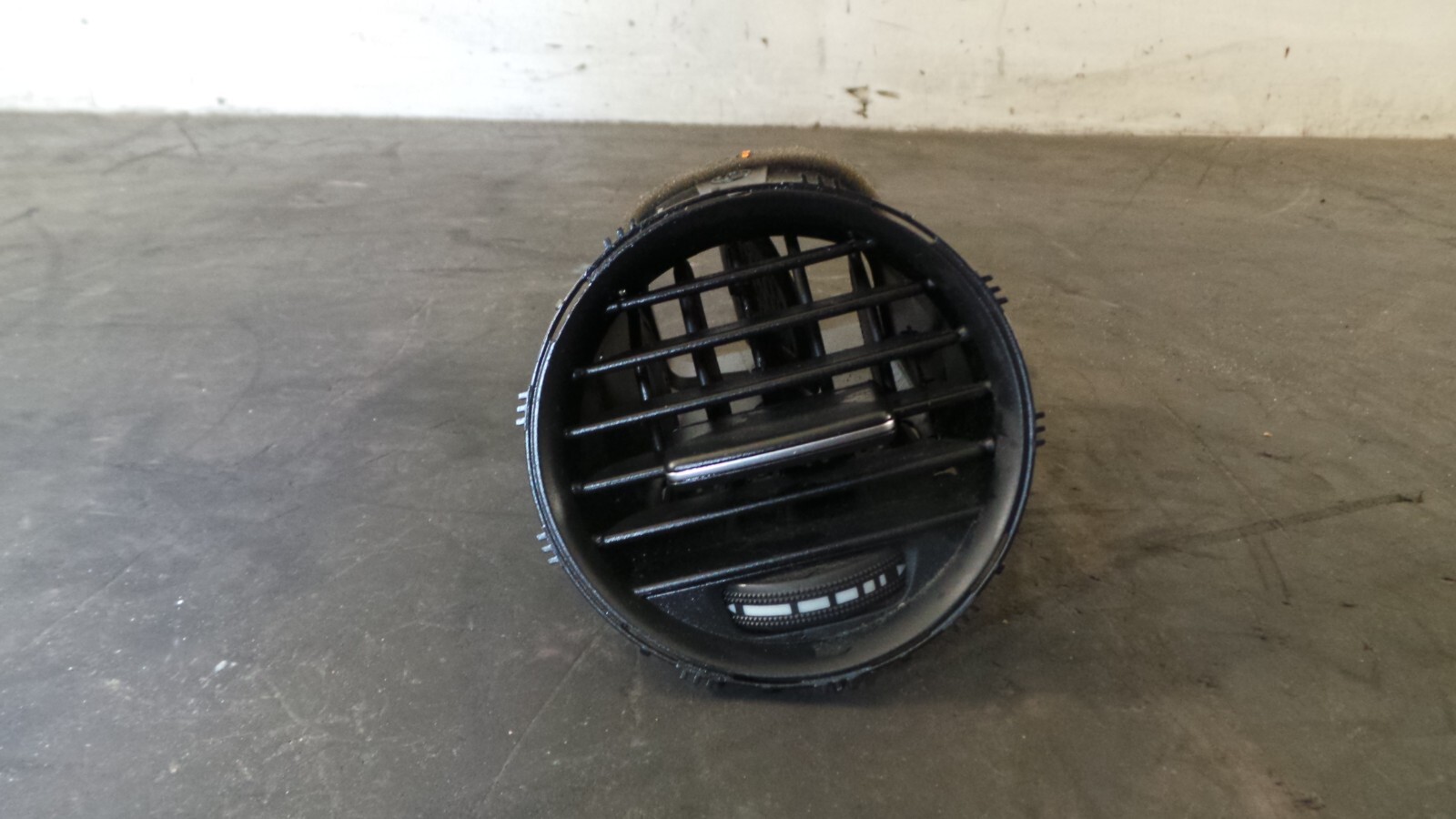 Y308-052 Mercedes W204 Lüftungsdüse Frischluftgrill Vorne Links ...