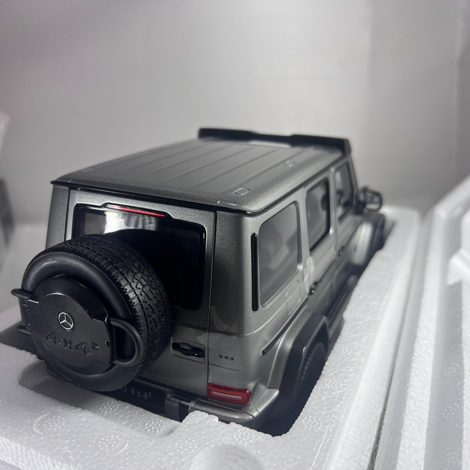 1/18 iscale Mercedes-Benz AMG G63 4X4 Gun Metal Dealer Version diecast ...