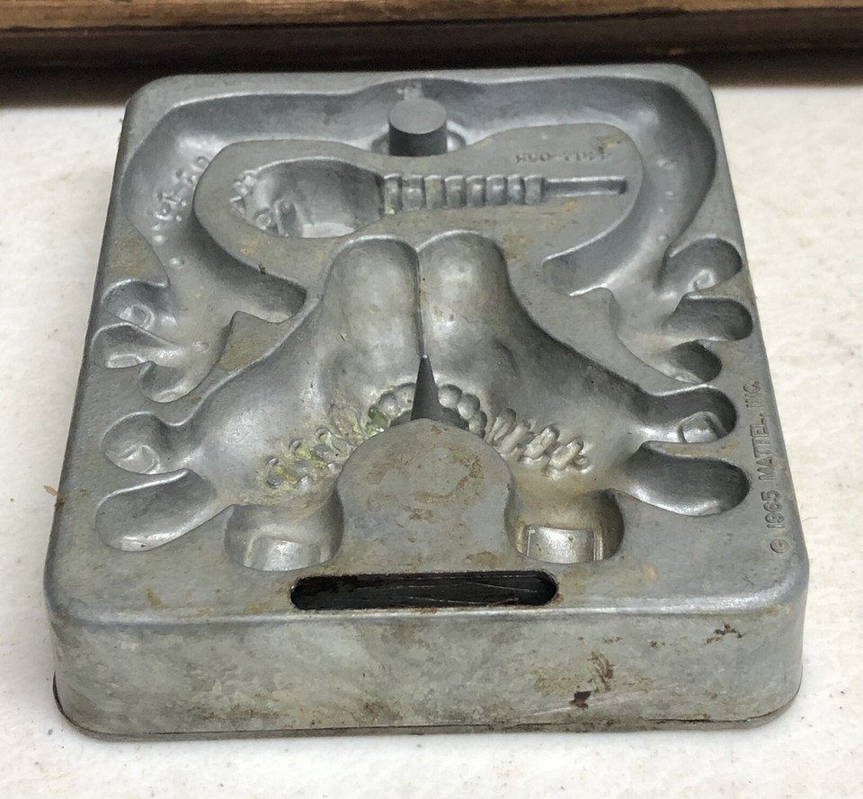 Vintage 1966 Mattel Thingmaker Creepy Crawlers Bug Maker Molds #4482 ...