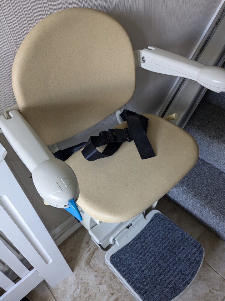 Handicare stair lift m 950 cream,left good condition an good working ...