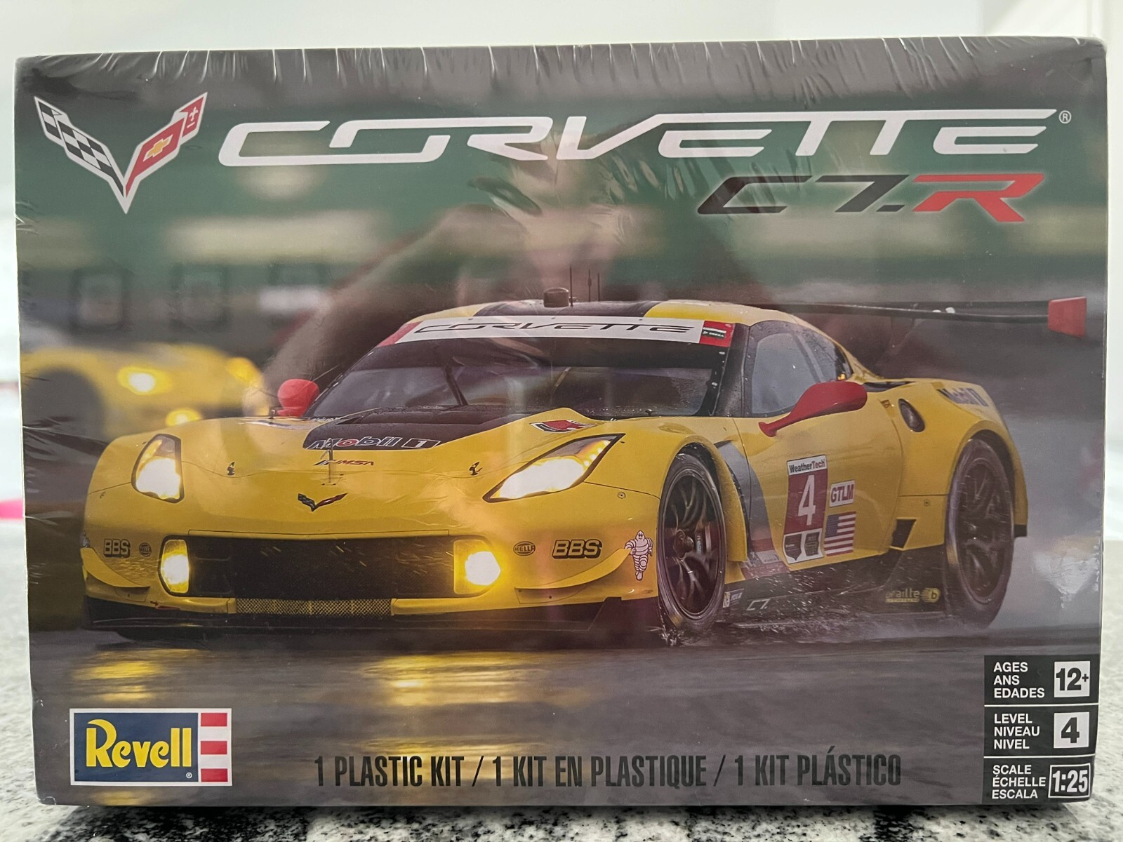 REVELL CHEVROLET CORVETTE C7.R MODEL CAR KIT 1:25 SCALE Skill 4 RMX85 ...