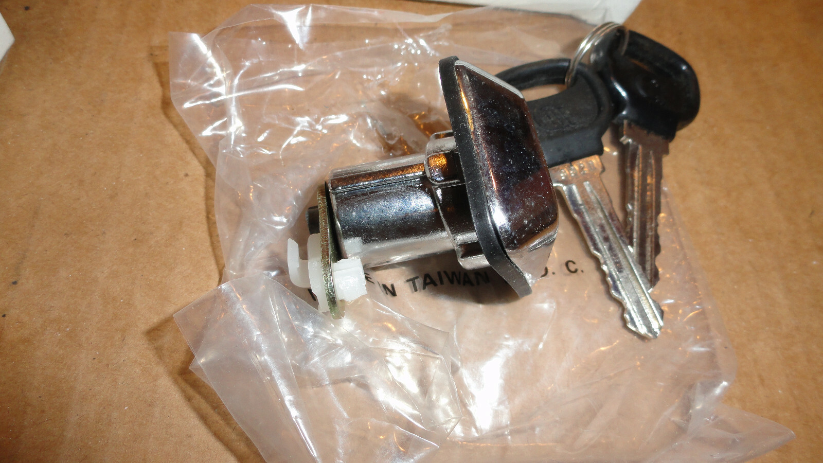 NOS 1983-87 MAZDA 626 TRUNK LOCK W/ KEYS GE6176230 | eBay