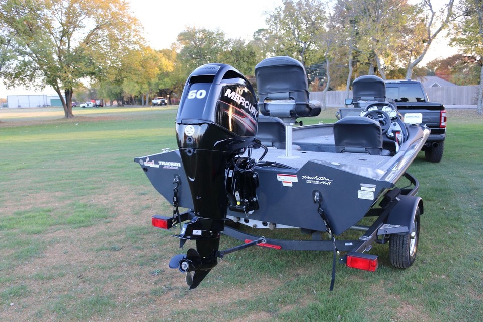 2019 Tracker Pro Team 175, Like new, full cover, 60HP 4 stroke, two ...