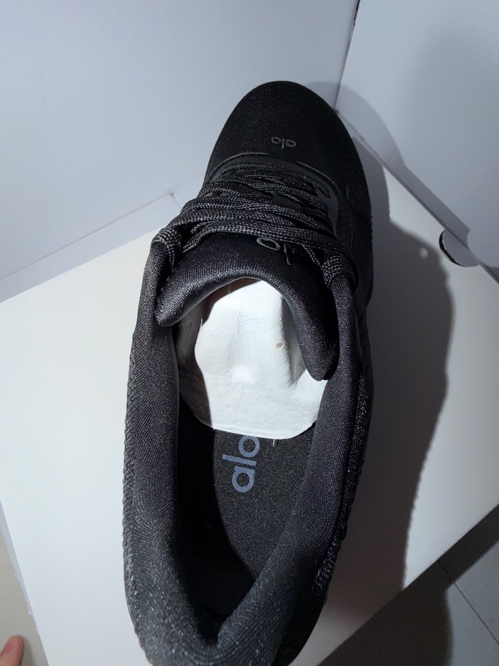 Brand New Women’s Alo Runner Shoes Size 8 Triple Black Comfy Athletic ...