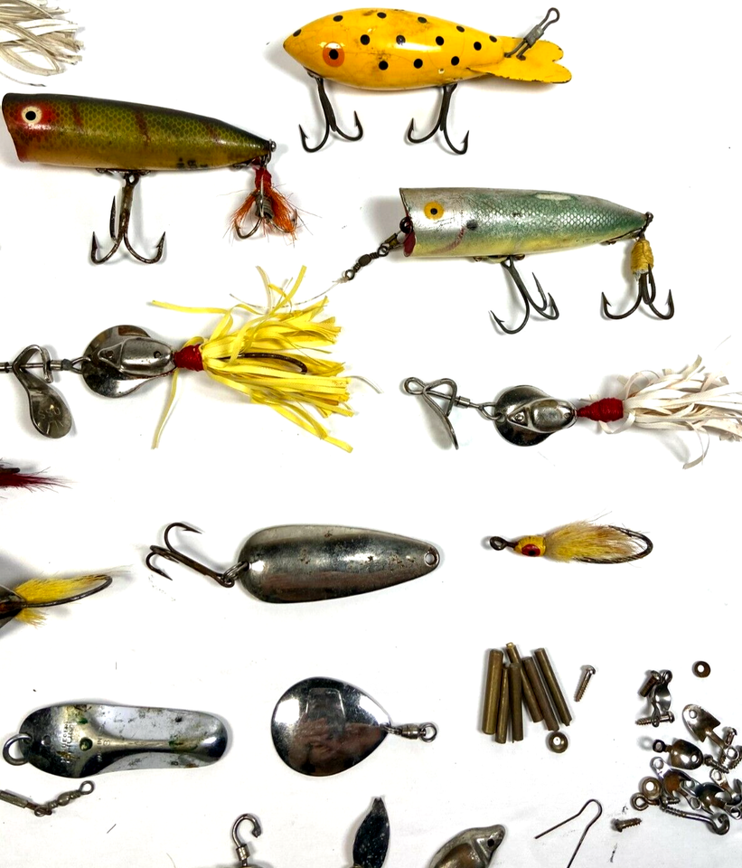 Vintage Fishing Lures & Parts Lot Chugger Bomber Dilley Cordell Arbo ...