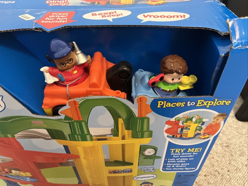 Fisher Price Little People Racin Ramps Garage L1343 2009 Sealed ...
