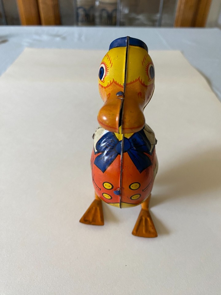 Vintage J CHEIN WALKING WIND UP DUCK TIN TOY, Winds up and waddles ...