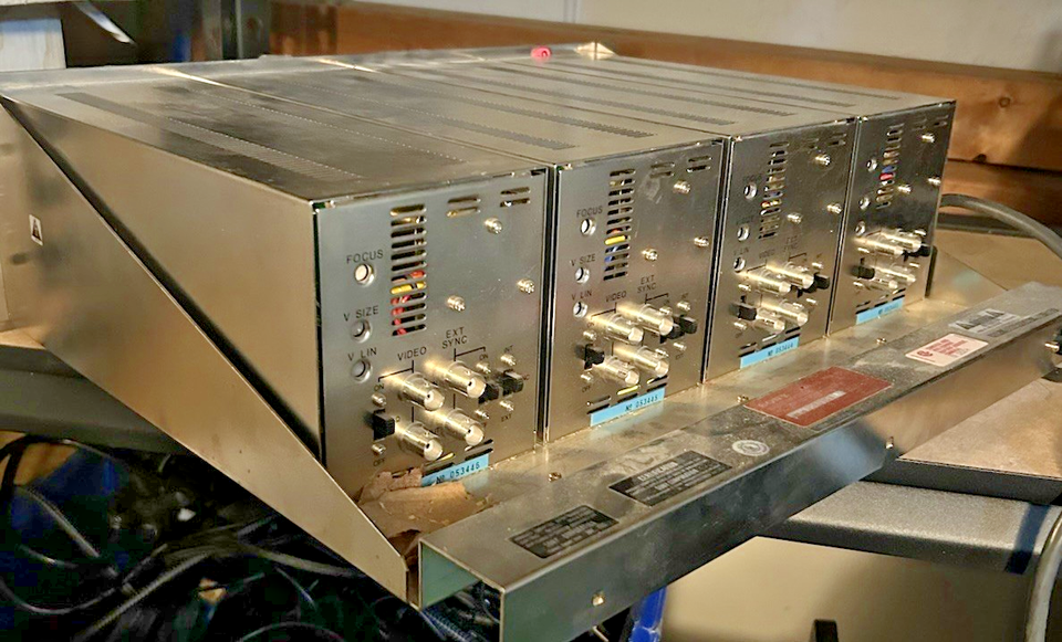 Sony PVM-411 4-Screen 4" B&W CRT QUAD Display Rackmount Video Monitors ...