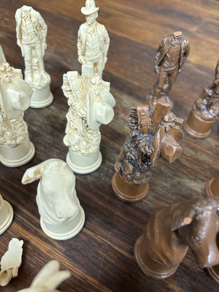 Berkeley Chess cowboys Chess Set 32 pieces Range Wars western Chess Set ...