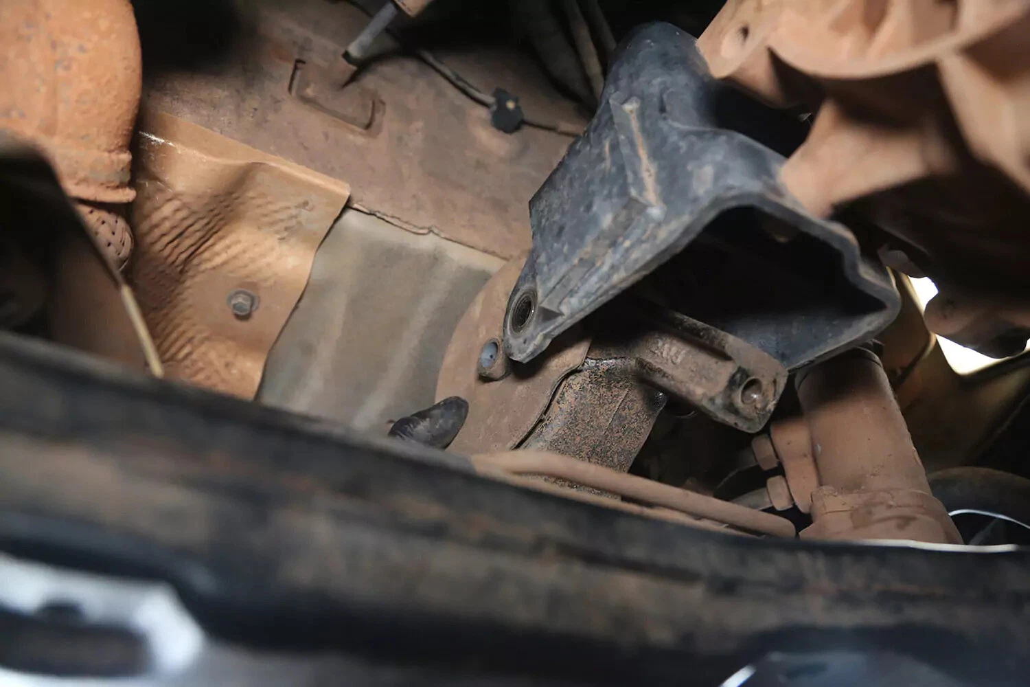 How to Replace a Transmission Mount