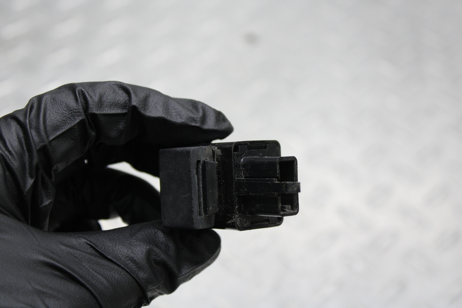 2009 YAMAHA FZ6R TURN SIGNAL BLINKER RELAY FLASHER SWITCH 3GM-83350-01 ...