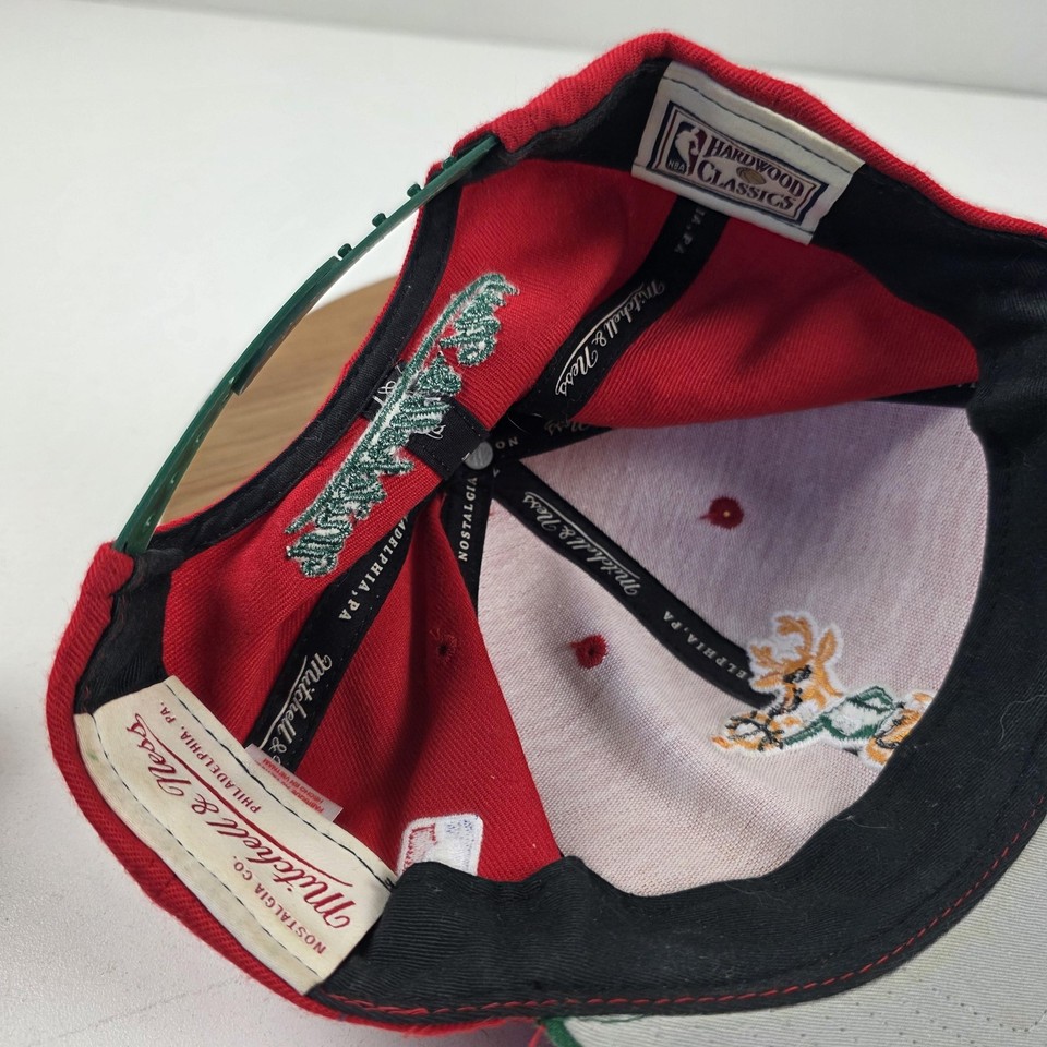 Milwaukee Bucks Hat Cap Snap Back One Size Red NBA Basketball Mitchell ...