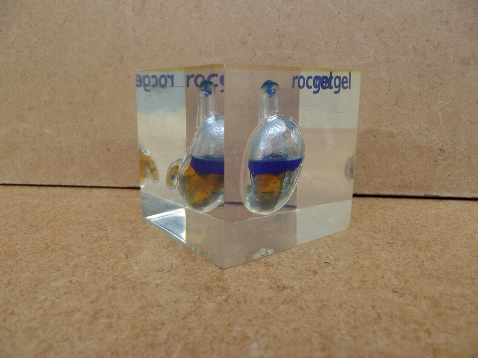 Ancinne publicité cube inclusion résine pharmaceutique médecine Rocgel ...