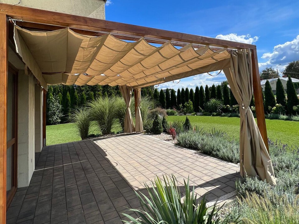 CUSTOM-MADE WATERPROOF OUTDOOR ROMAN SHADES | RETRACTABLE CANOPY PATIO ...