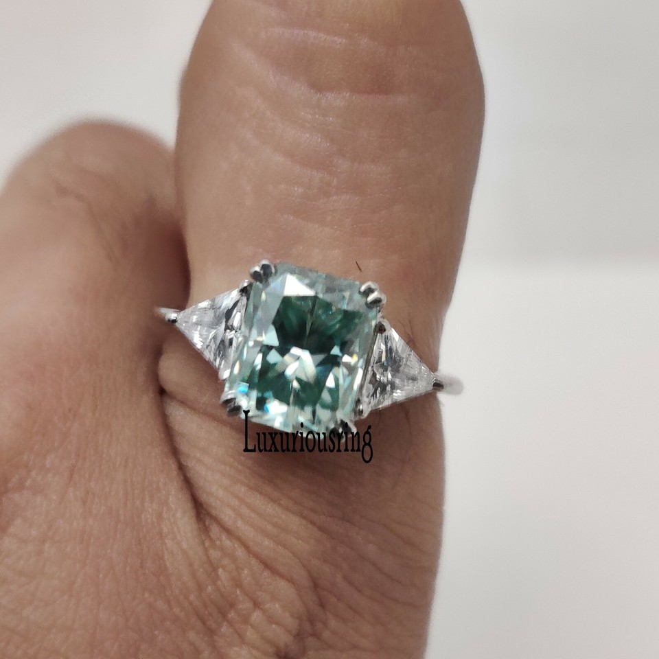 925 Sterling Silver 2.60 Ct Green Radiant Cut Moissanite 3 Stone ...