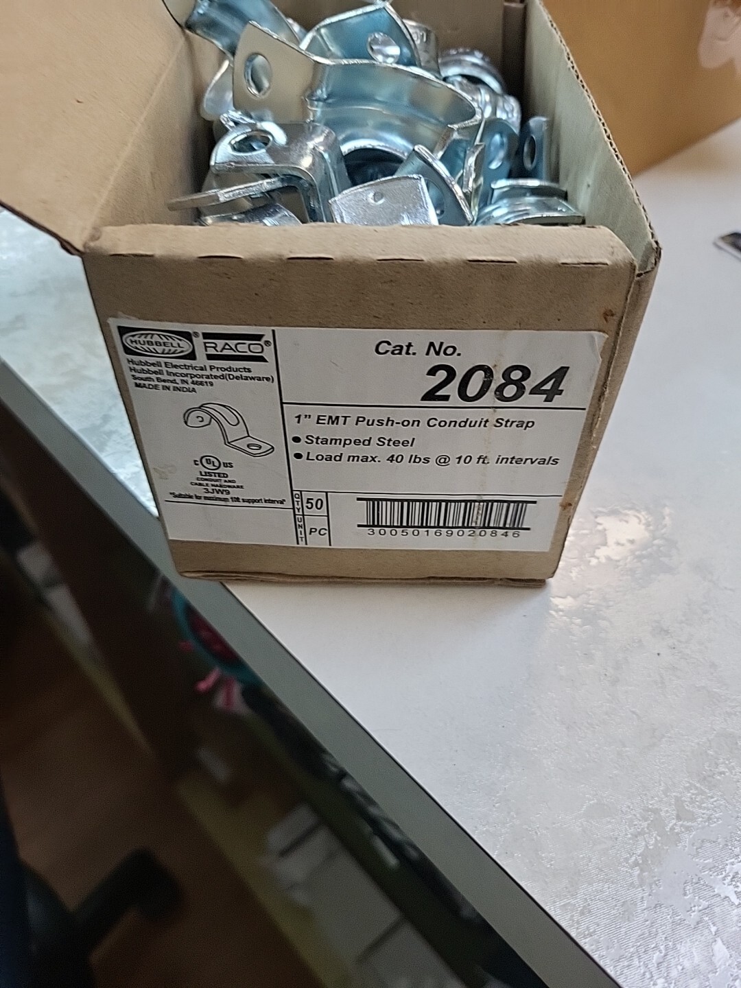 Box of Fifty (50) Hubbell Raco 2084 1” EMT Push-on Conduit Strap 40 lbs ...