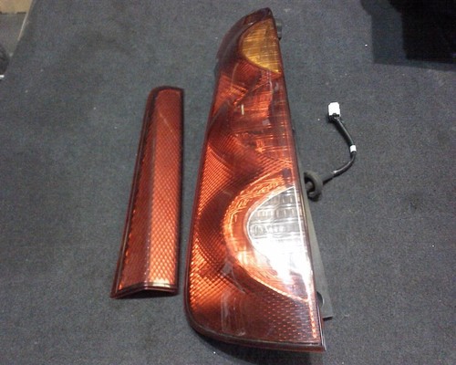 NISSAN NOTE MK1 E11 2004 - 2009 Feu Arrière Gauche 2 Pièces 32142 | eBay