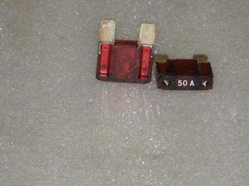 (2) Original Equipment Quality 50A 32V Red (Large Spade) Maxi Fuses | eBay