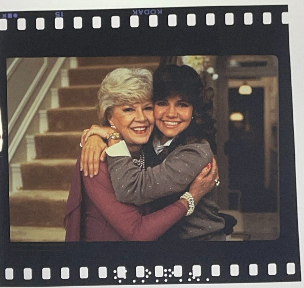 UK1-1776 SALLY FIELD & CLAIRE TREVOR Kiss Me Goodbye film 2X2 Color ...