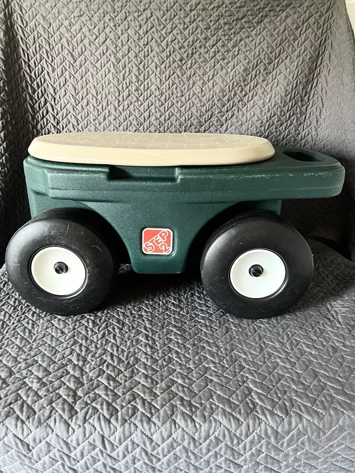 Step 2 Garden Grass Hopper Rolling Yard Work Cart Seat Utility Tool ...