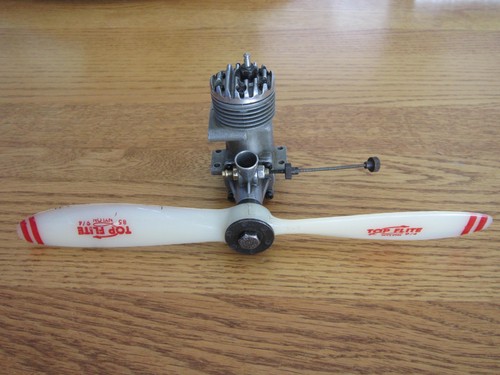 Vintage 1950's McCoy 19 Model Airplane Engine with Tank and Prop | eBay