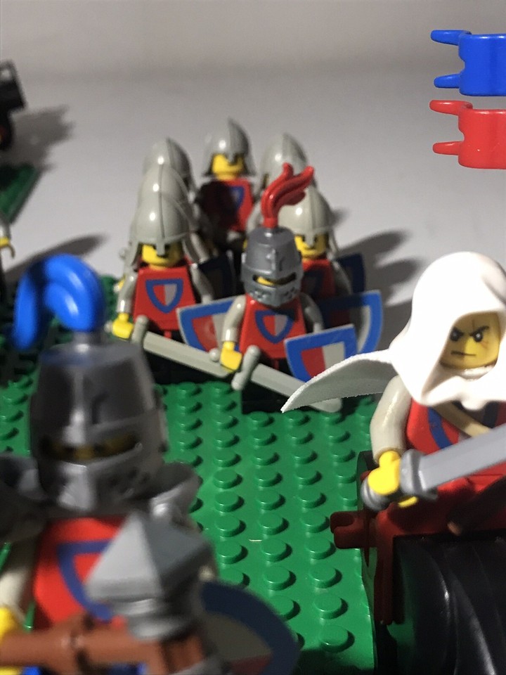 Lego Huge Classic Castle Knights Lot 34 Customized Knights From Set 677 ...