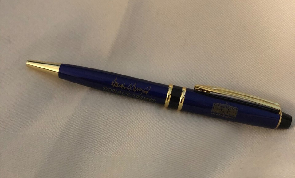 TRUMP INAUGURATION PEN (2) WHITE HOUSE & EAGLE SEAL GOLD SIGNED ...